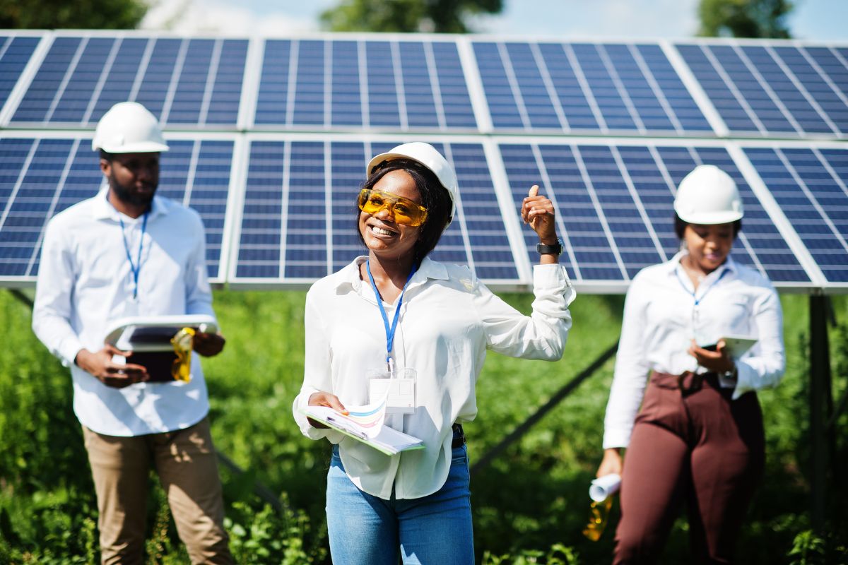 Commercial Solar Panels 1.62kW (Save between $275-$600) | 3.24kW ($550 ...